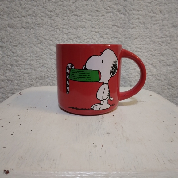 Peanuts Worldwide | Kitchen | Snoopy Peanuts Christmas Collectible Mug ...